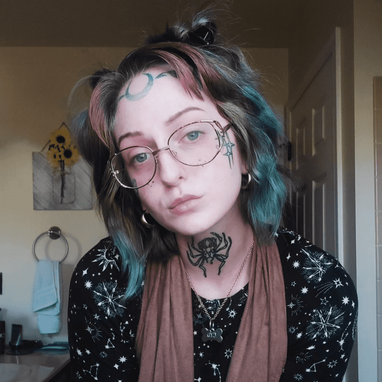 37 Stellar Space Bun Hairstyles For Out-of-this-World Looks