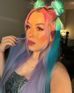 37 Stellar Space Bun Hairstyles For Out-of-this-World Looks