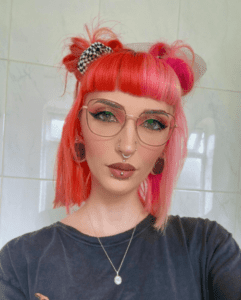 37 Stellar Space Bun Hairstyles For Out-of-this-World Looks