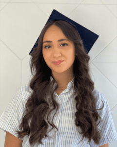 30 Gorgeous Graduation Hairstyles To Rock Under Your Cap