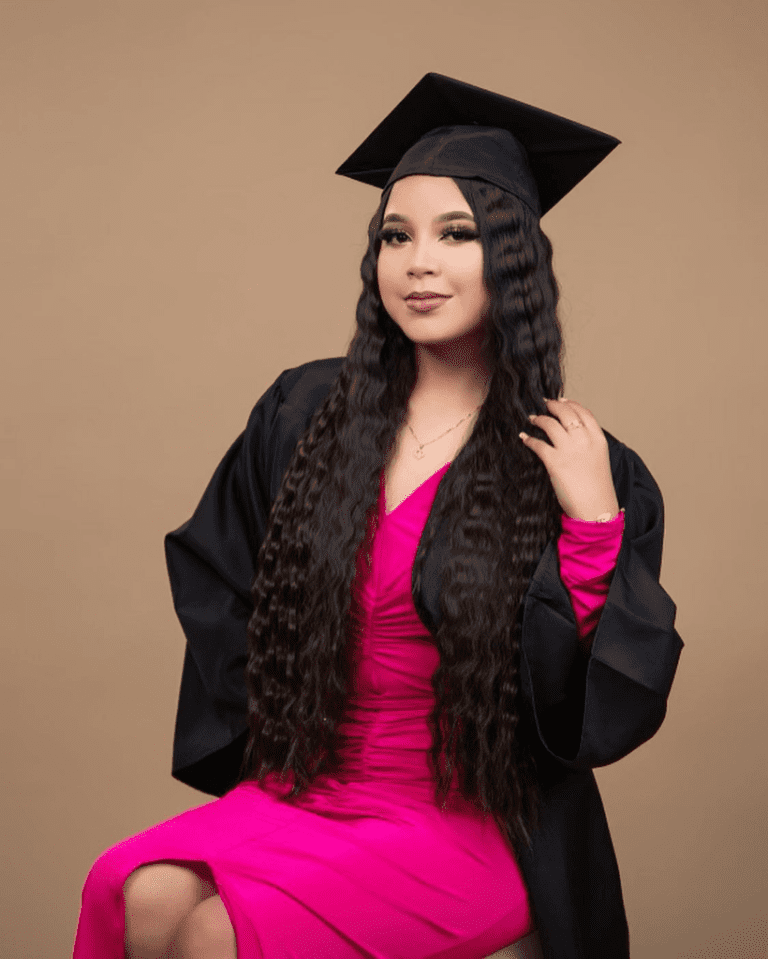 30 Gorgeous Graduation Hairstyles To Rock Under Your Cap