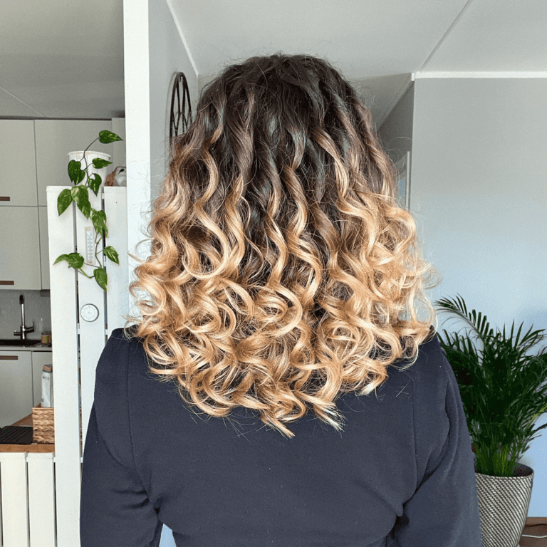 20 Effortlessly Stylish Hairstyles For 2C Hair