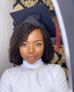 30 Gorgeous Graduation Hairstyles To Rock Under Your Cap