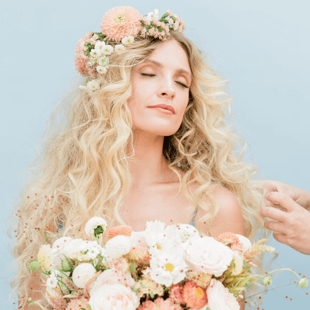 32 Dreamy Hairstyles For Your Boho Wedding