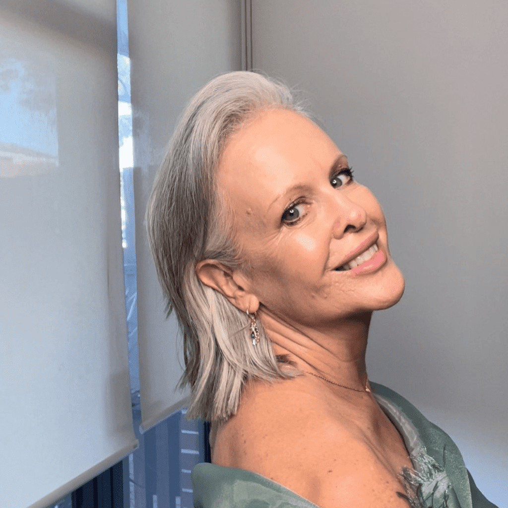 34 Silver Grey Hairstyles For Women In Their 60s