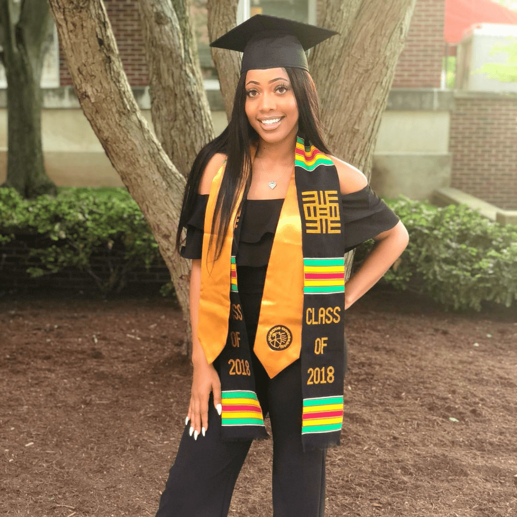27 Chic Hairstyles For Black Women's Graduation