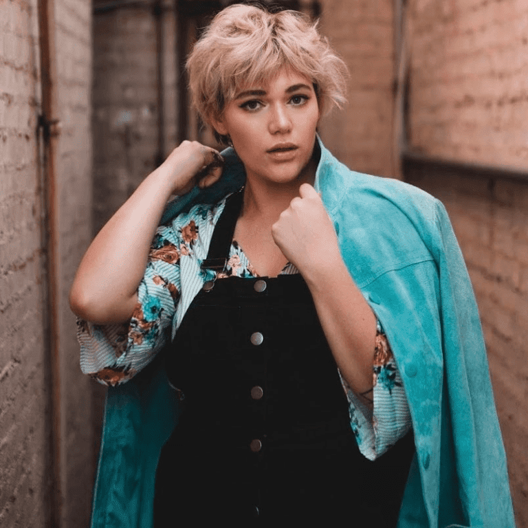 35 Flattering Short Haircuts For Plus Size Women