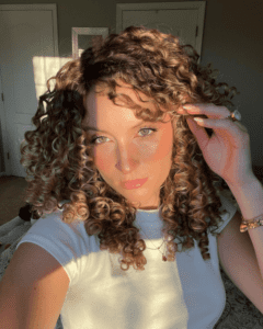 29 Fancy Curly Hairstyles For Special Occasions