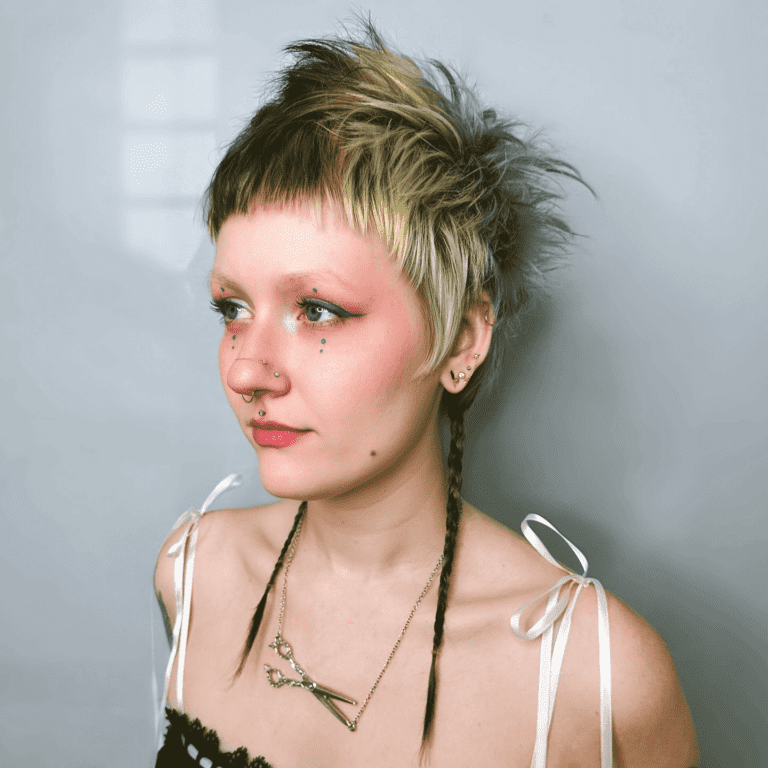 26 Iconic Bixie 90s Haircuts Making A Comeback