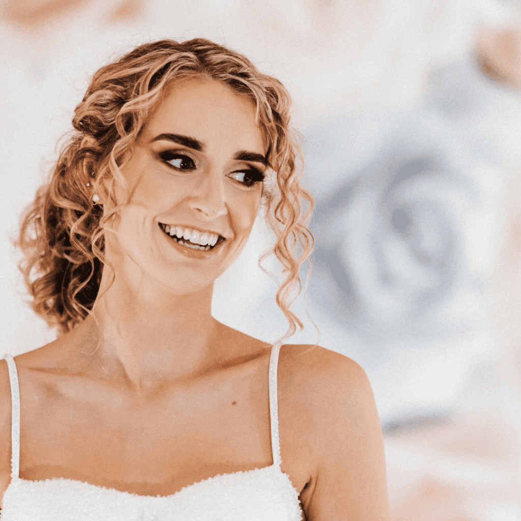 36 Curly Ponytails That Are Perfect For Any Occasion