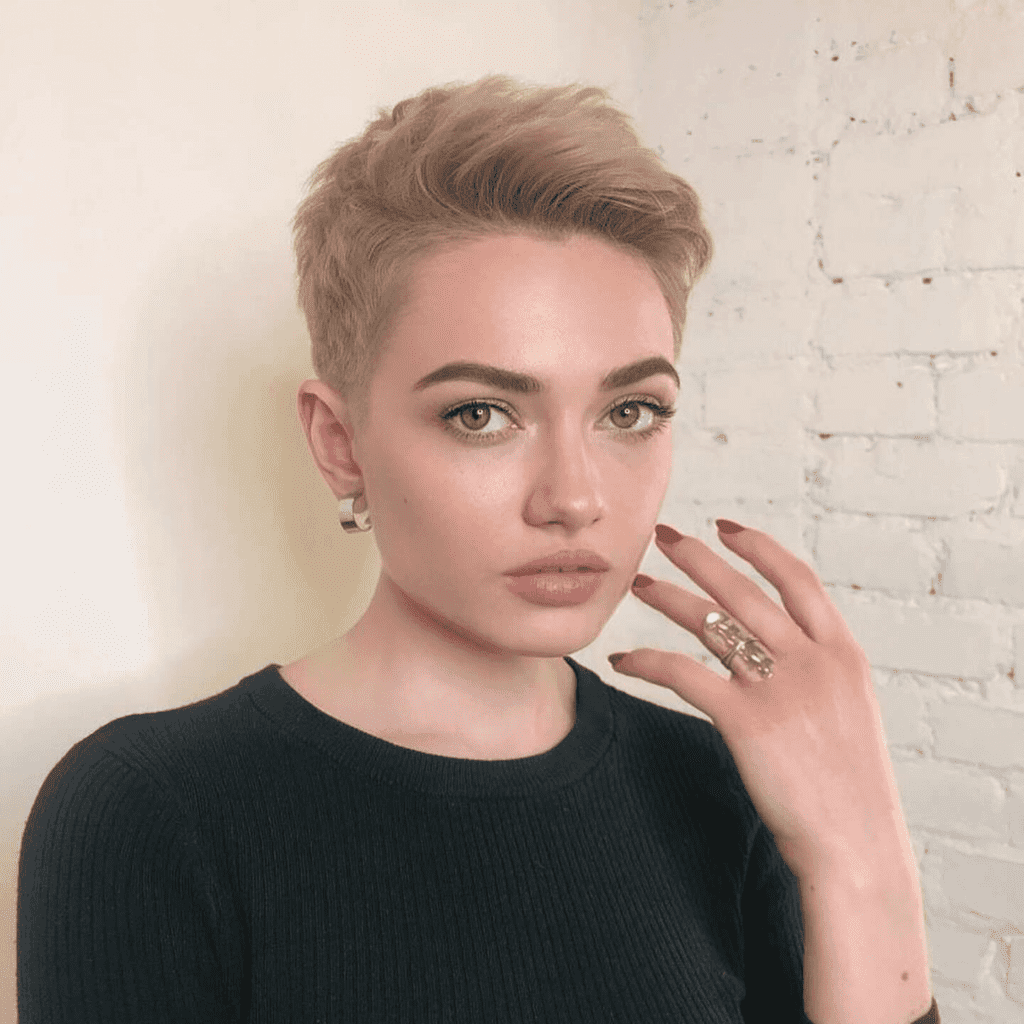 26 Pixie Haircuts For Round Faces - Inspiring Hairstyles
