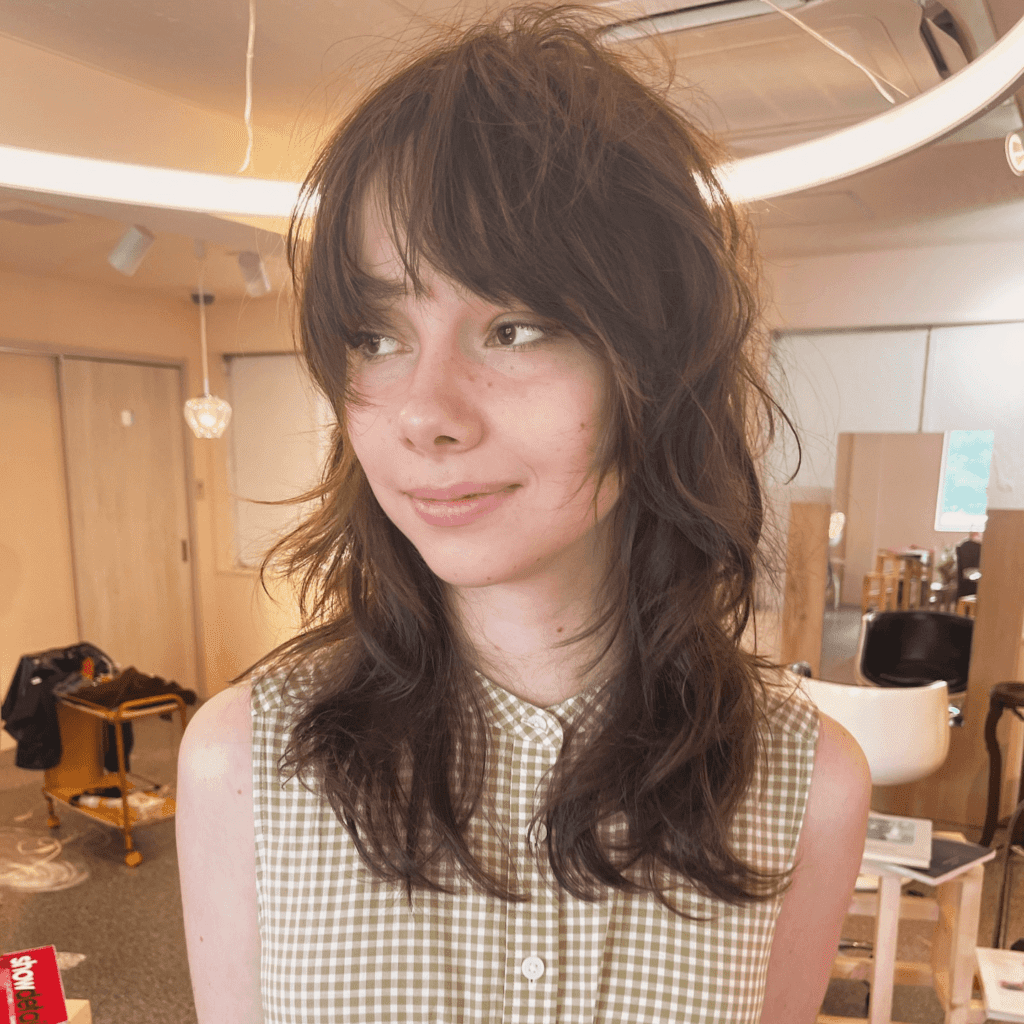 20 Wavy Haircuts With Layers For Effortless Volume