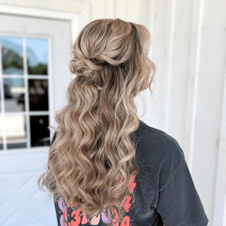 21 Half Up Half Down Wavy Hairstyles - Inspiring Hairstyles
